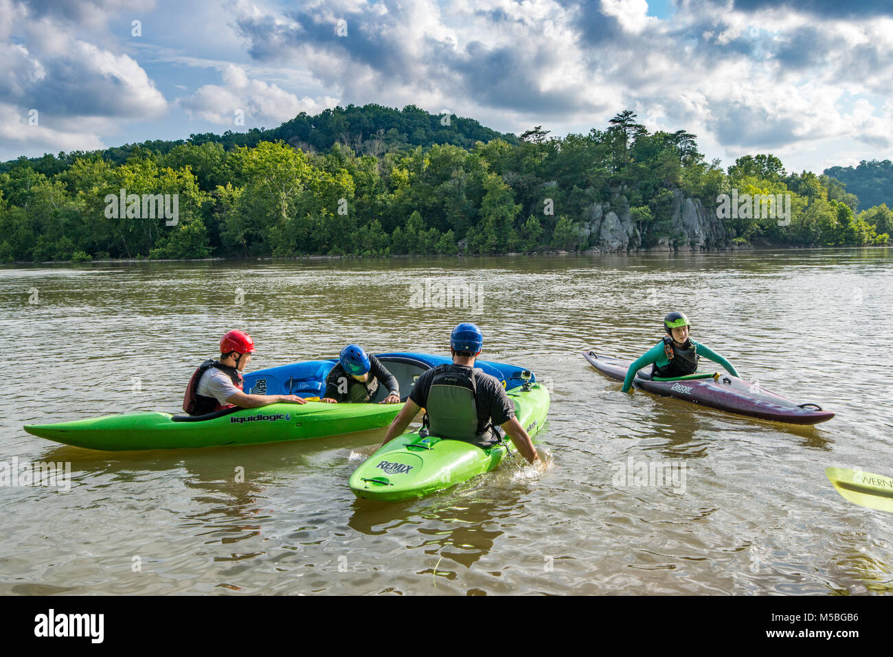 Whitewater kayak great falls hi-res stock photography and images - Alamy