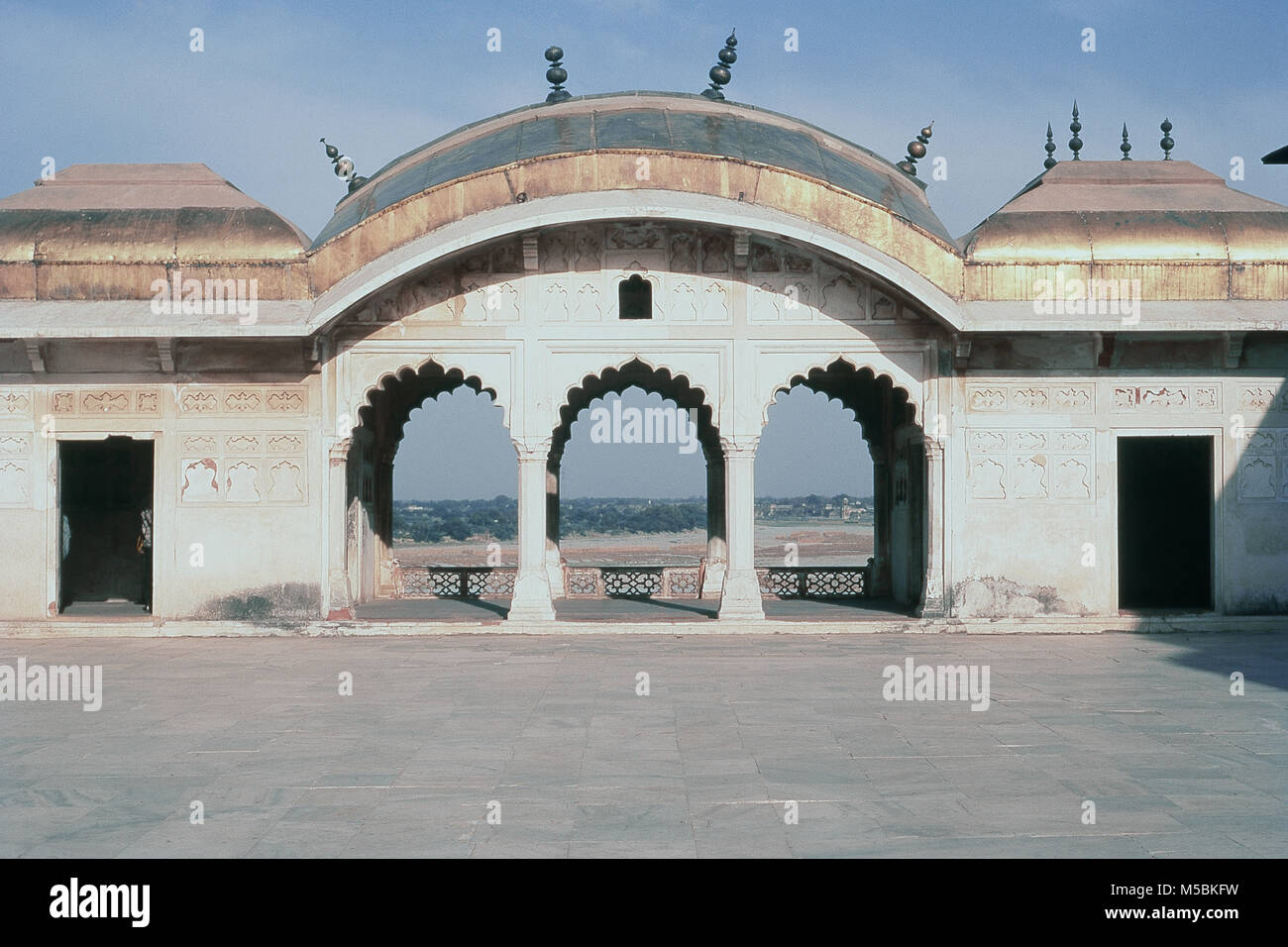 Agra fort interior hi-res stock photography and images - Alamy