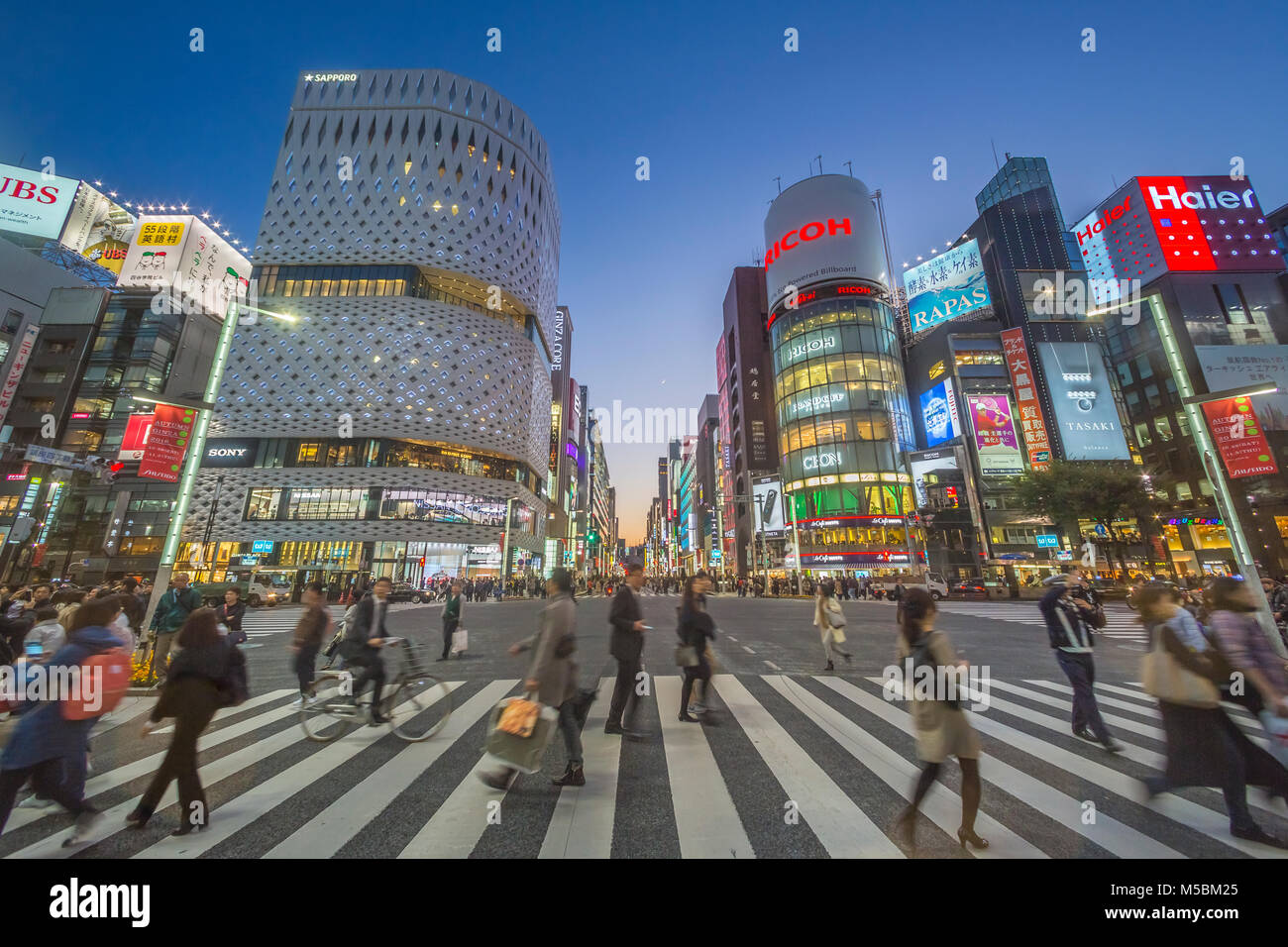 Chuo and harumi avenues crossing hi-res stock photography and images ...