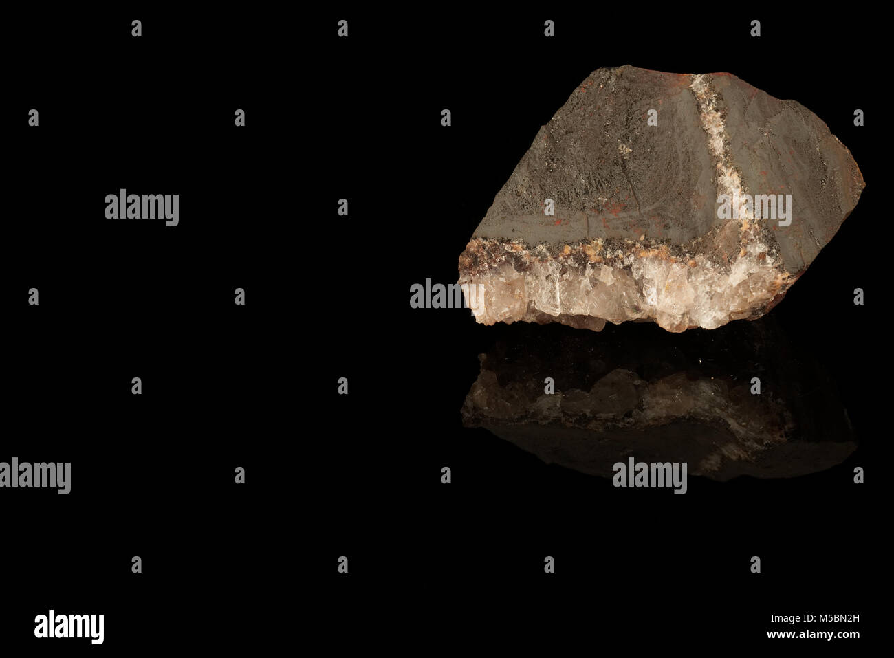 Metallic minerals hi-res stock photography and images - Alamy