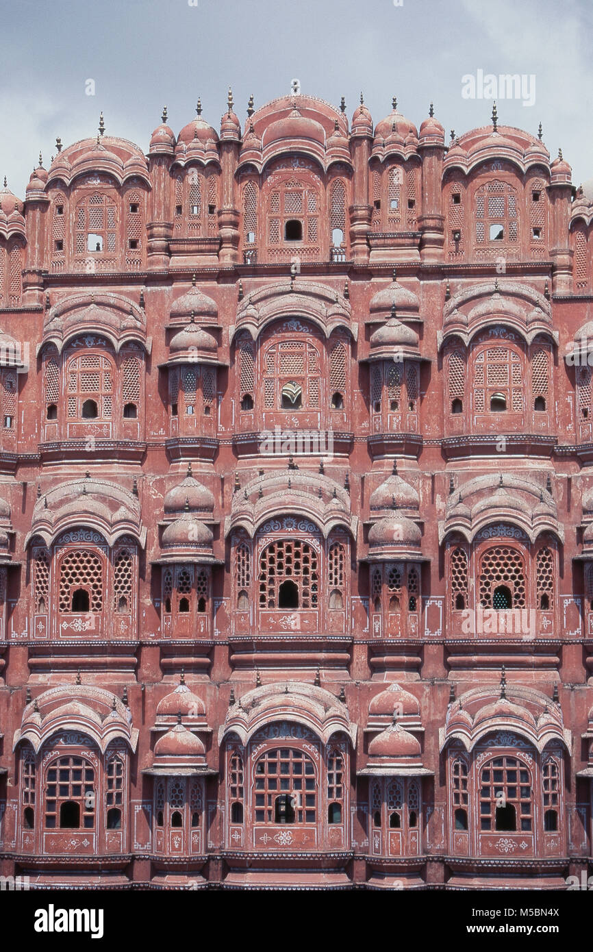 Close up of windows of Hawa Mahal, Jaipur, Rajasthan, India Stock Photo ...