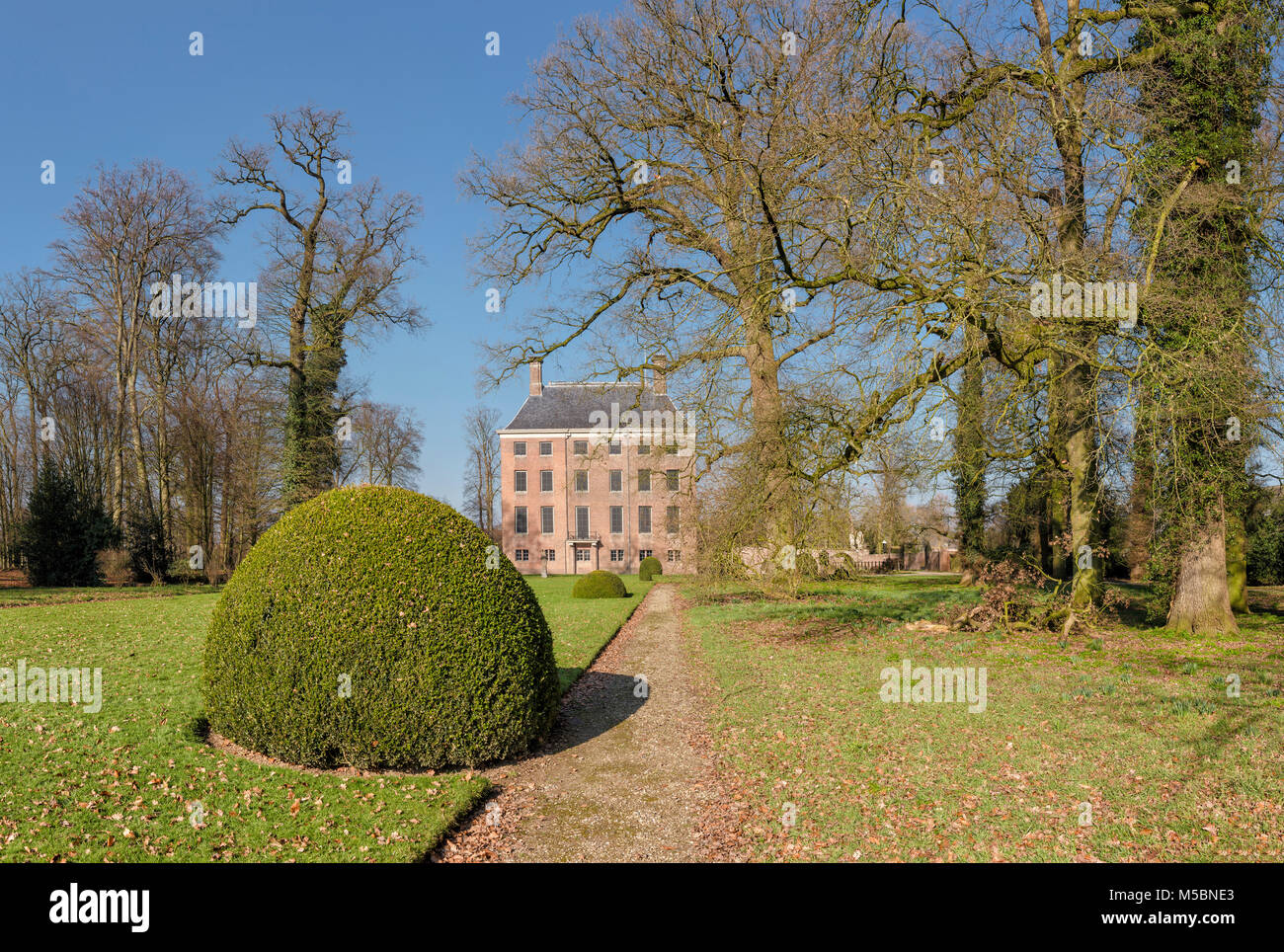 Amerongen castle with the park Stock Photo - Alamy