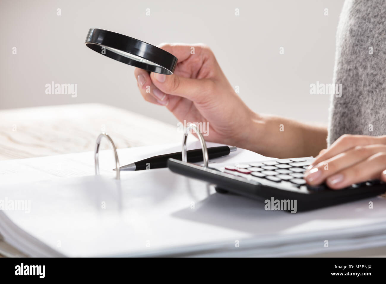 Magnifying glass documents hi-res stock photography and images - Alamy