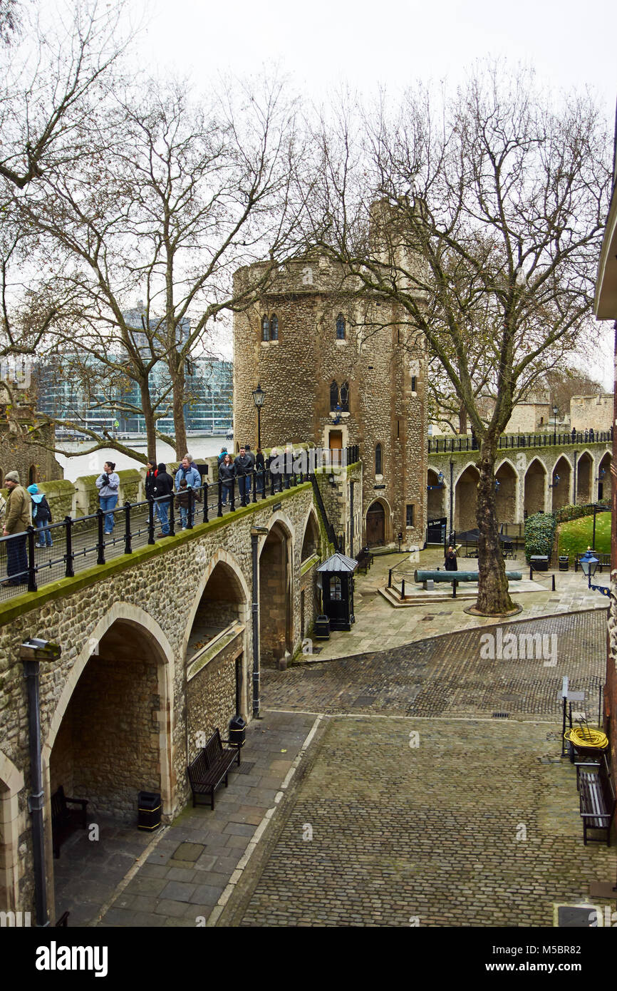 Inside the tower of london hi-res stock photography and images - Alamy