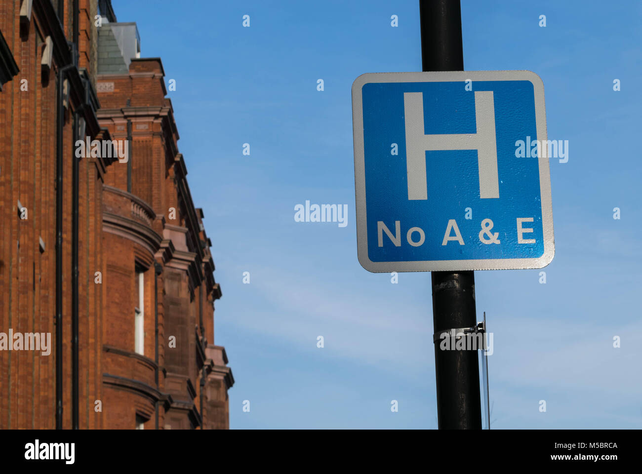 Hospital Road Sign High Resolution Stock Photography and Images - Alamy