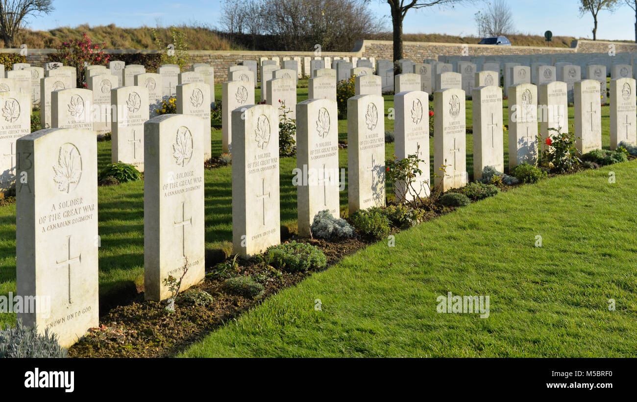 Graves of Unknown Soldiers at Cabaret Rouge Cemetery, France Stock ...