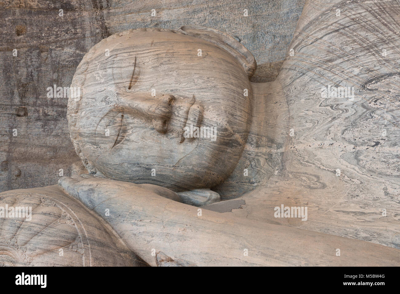 Kalu gal vihara buddha statue hi-res stock photography and images - Alamy