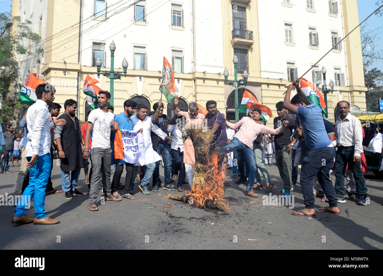 Kolkata India 22nd Feb 2018 Congress Activist Burn Effigy Of Cesc