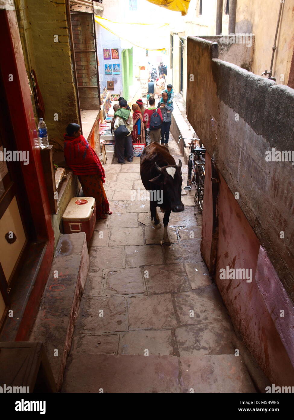 Narrow alley in Varanasi Stock Photo - Alamy