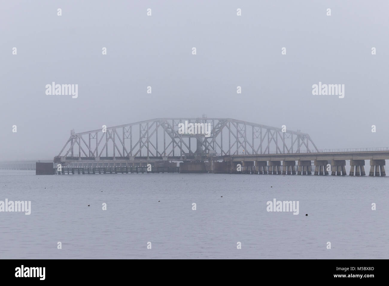 Moving bridge hi-res stock photography and images - Alamy