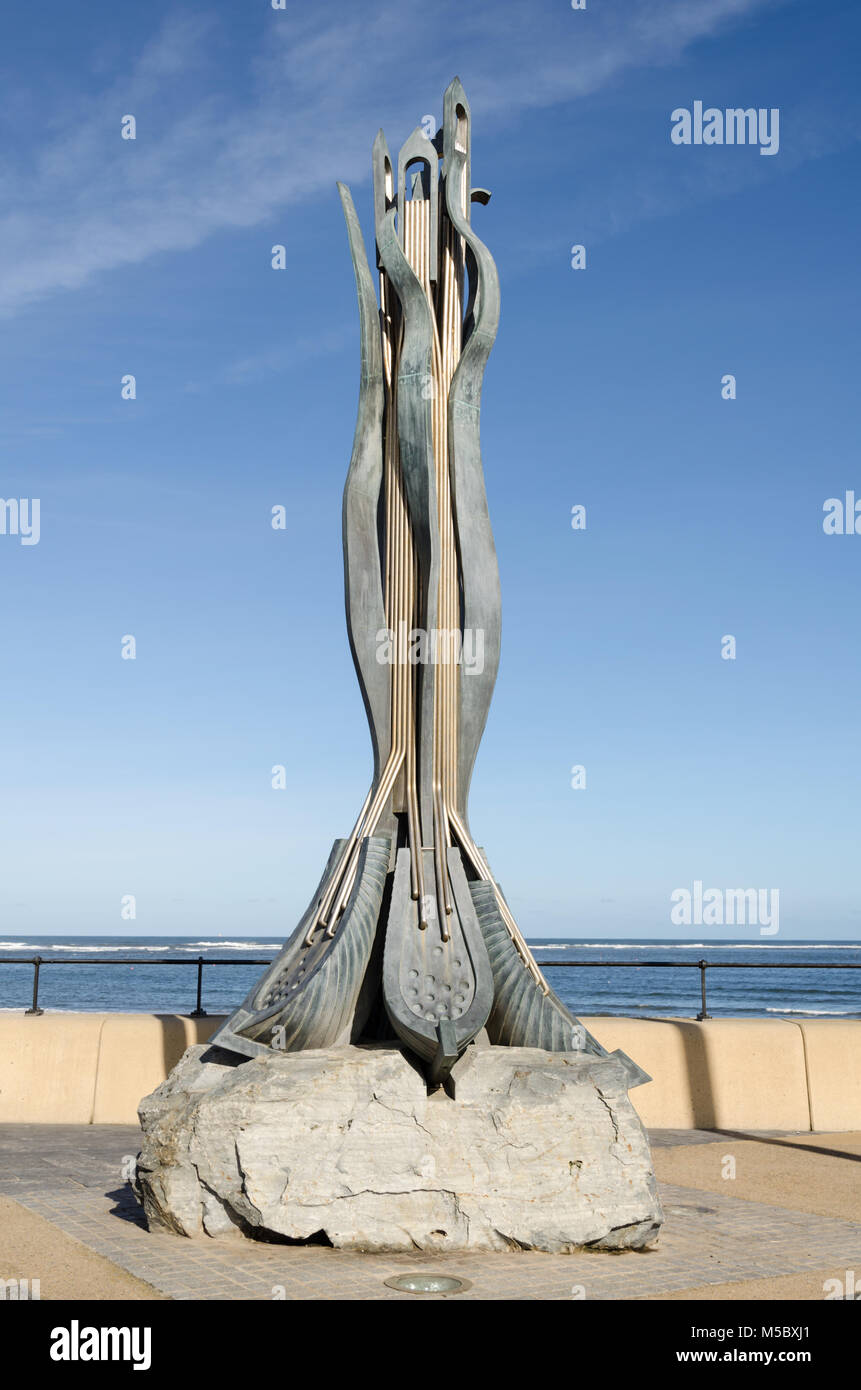 'Lifelines' public art sculpture by Ian Randall, situated at Esplanade ...
