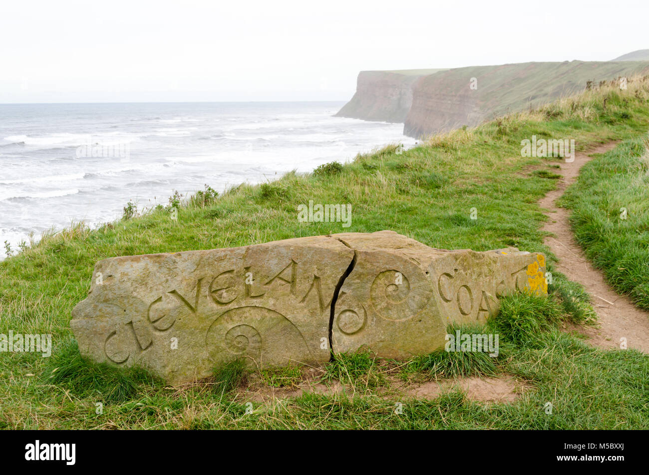 Hunt cliff cleveland way sign hi-res stock photography and images - Alamy