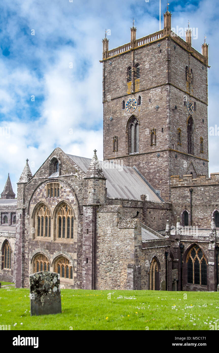 Saint davids church hi-res stock photography and images - Alamy