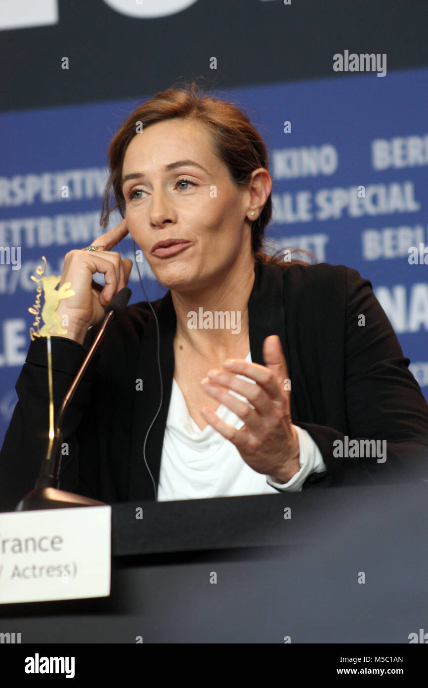 Stephanie zacharek hi-res stock photography and images - Alamy