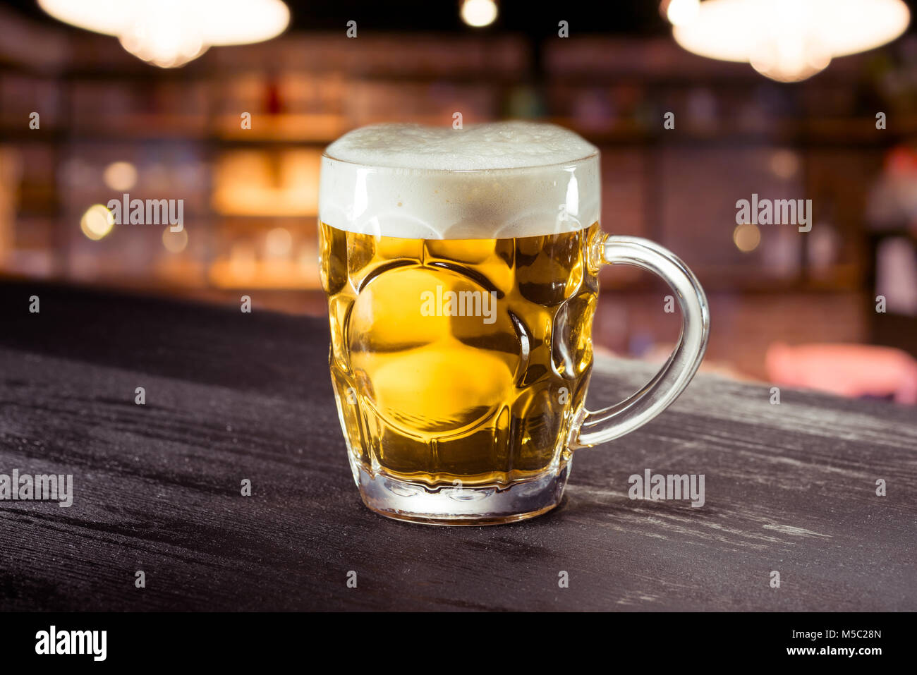 Table bar hi-res stock photography and images - Alamy