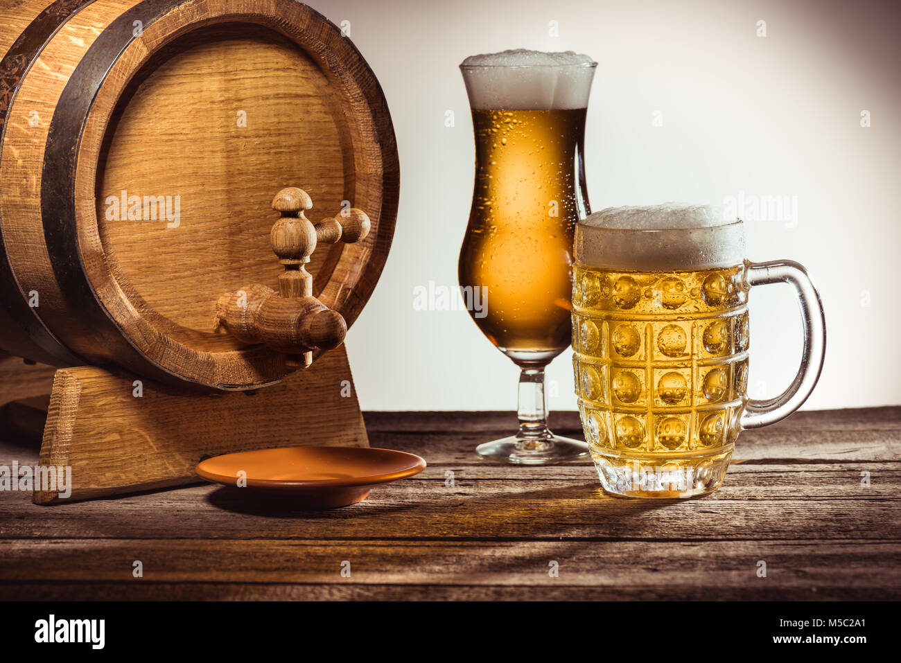 barrel and beer in glasses Stock Photo - Alamy