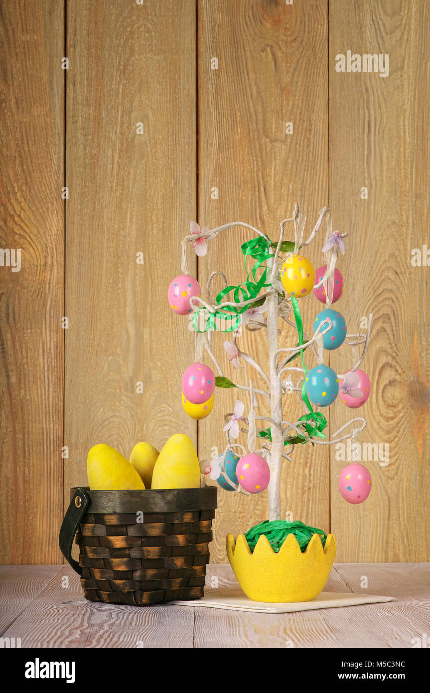 Easter tree hi-res stock photography and images - Alamy