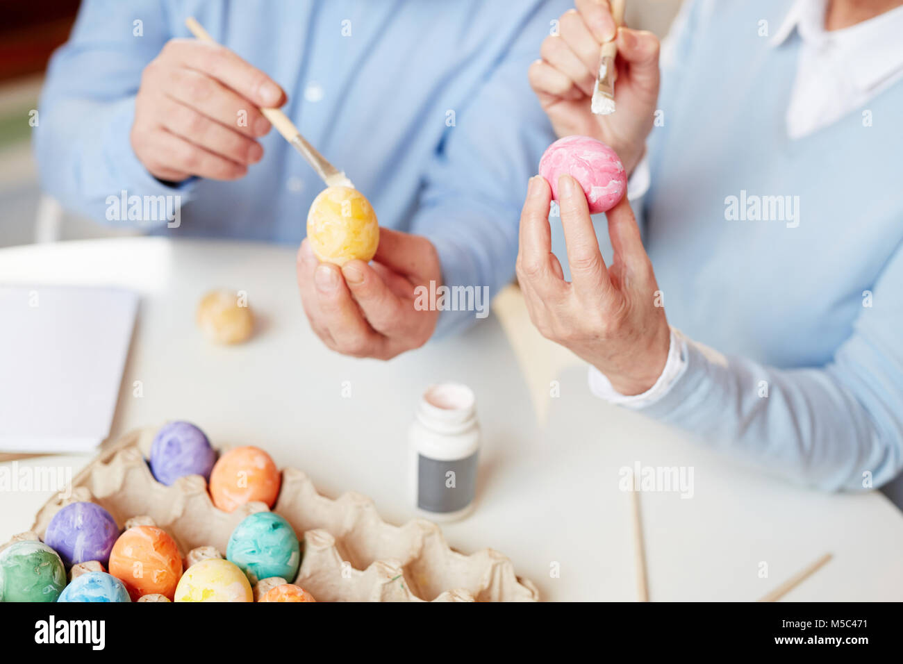 Making festive eggs Stock Photo - Alamy