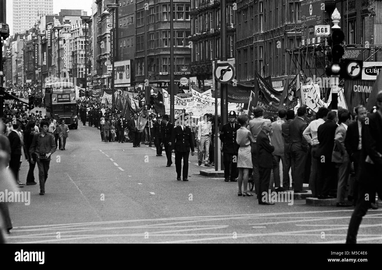 Student Protest 1960s Stock Photos & Student Protest 1960s Stock Images ...