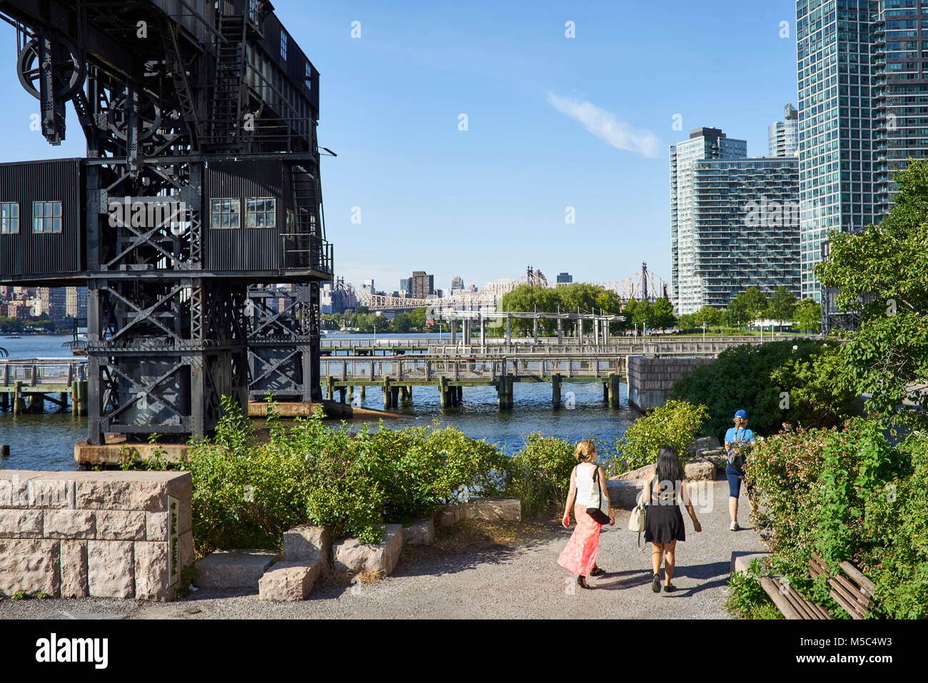 Gantry plaza state park hi-res stock photography and images - Alamy