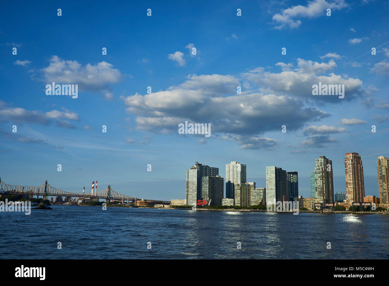 Gantry plaza state park long island city hi-res stock photography and ...