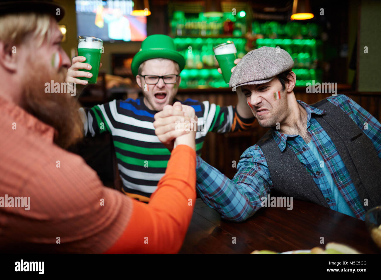 Strong man contest hi-res stock photography and images - Alamy