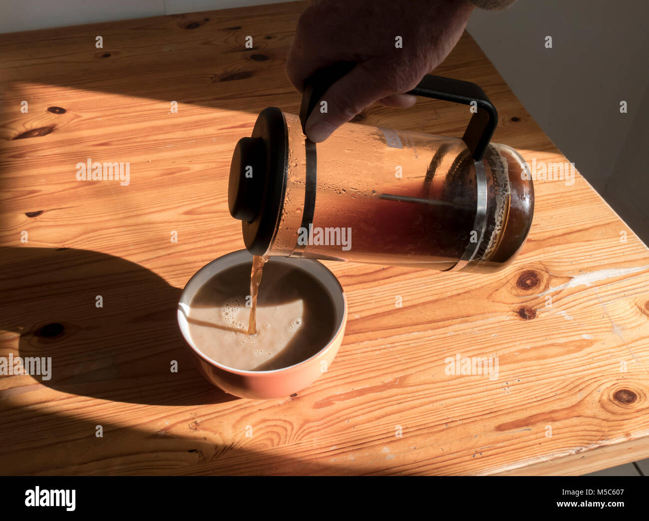Pouring coffee cafetière hi-res stock photography and images - Alamy