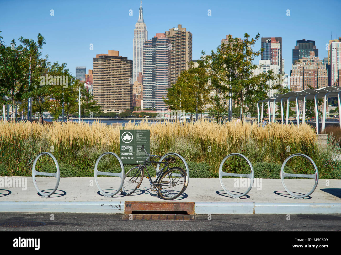 Gantry plaza state park new york hi-res stock photography and images ...