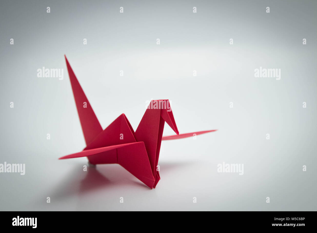 Red origami hi-res stock photography and images - Alamy
