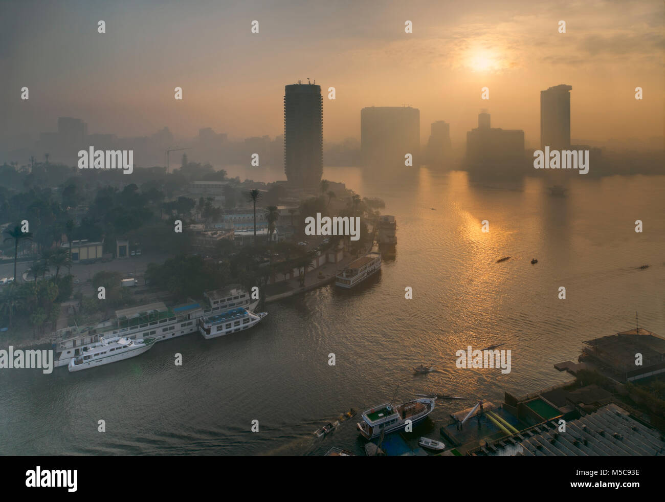 Smog in cairo hi-res stock photography and images - Alamy