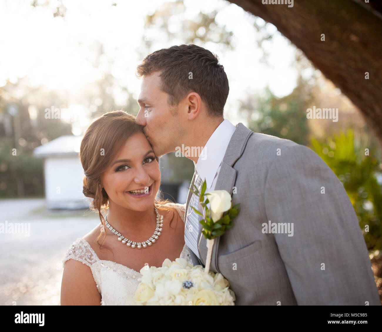 New bride hi-res stock photography and images - Alamy