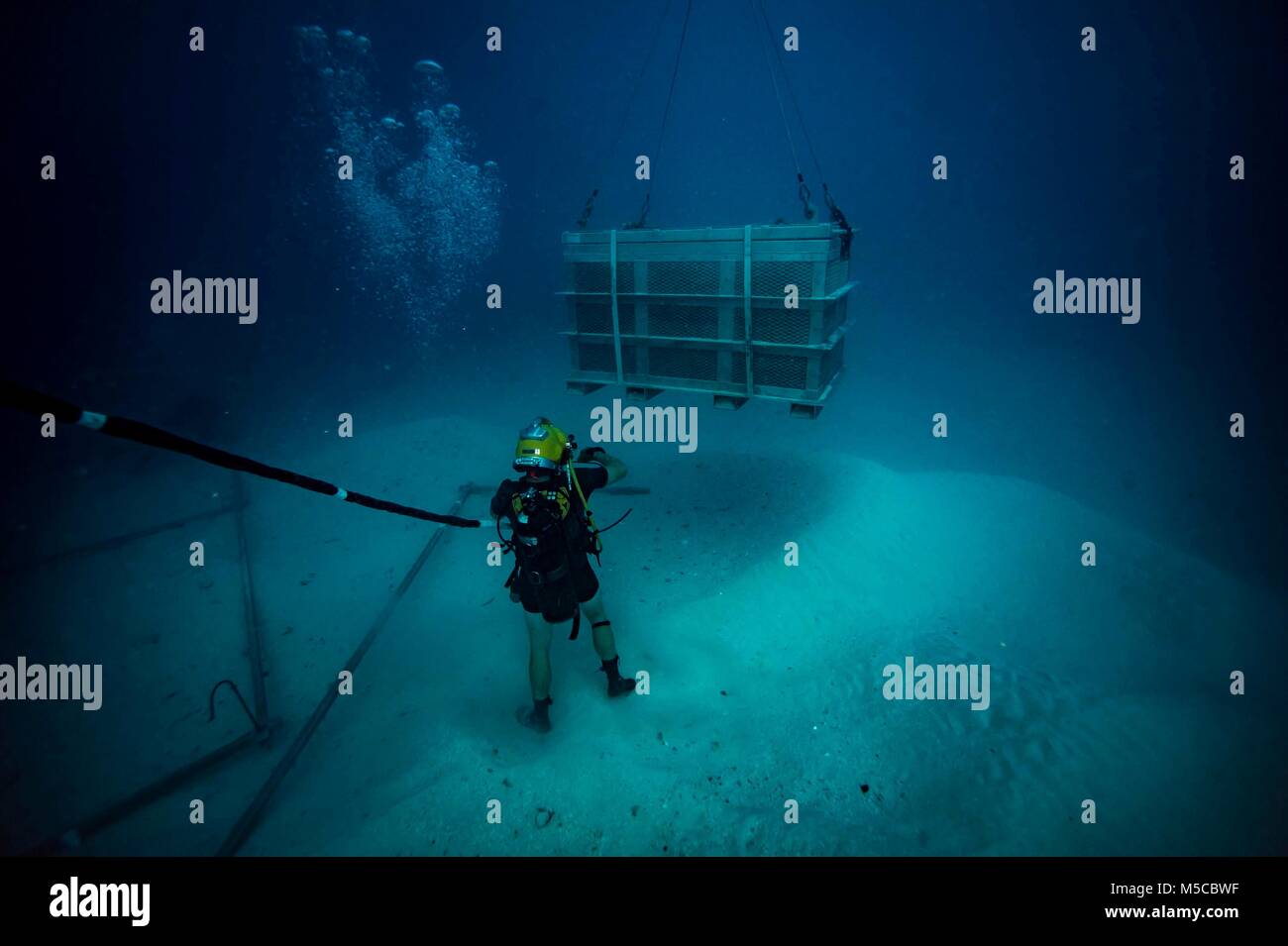 Usns Salvor High Resolution Stock Photography and Images - Alamy