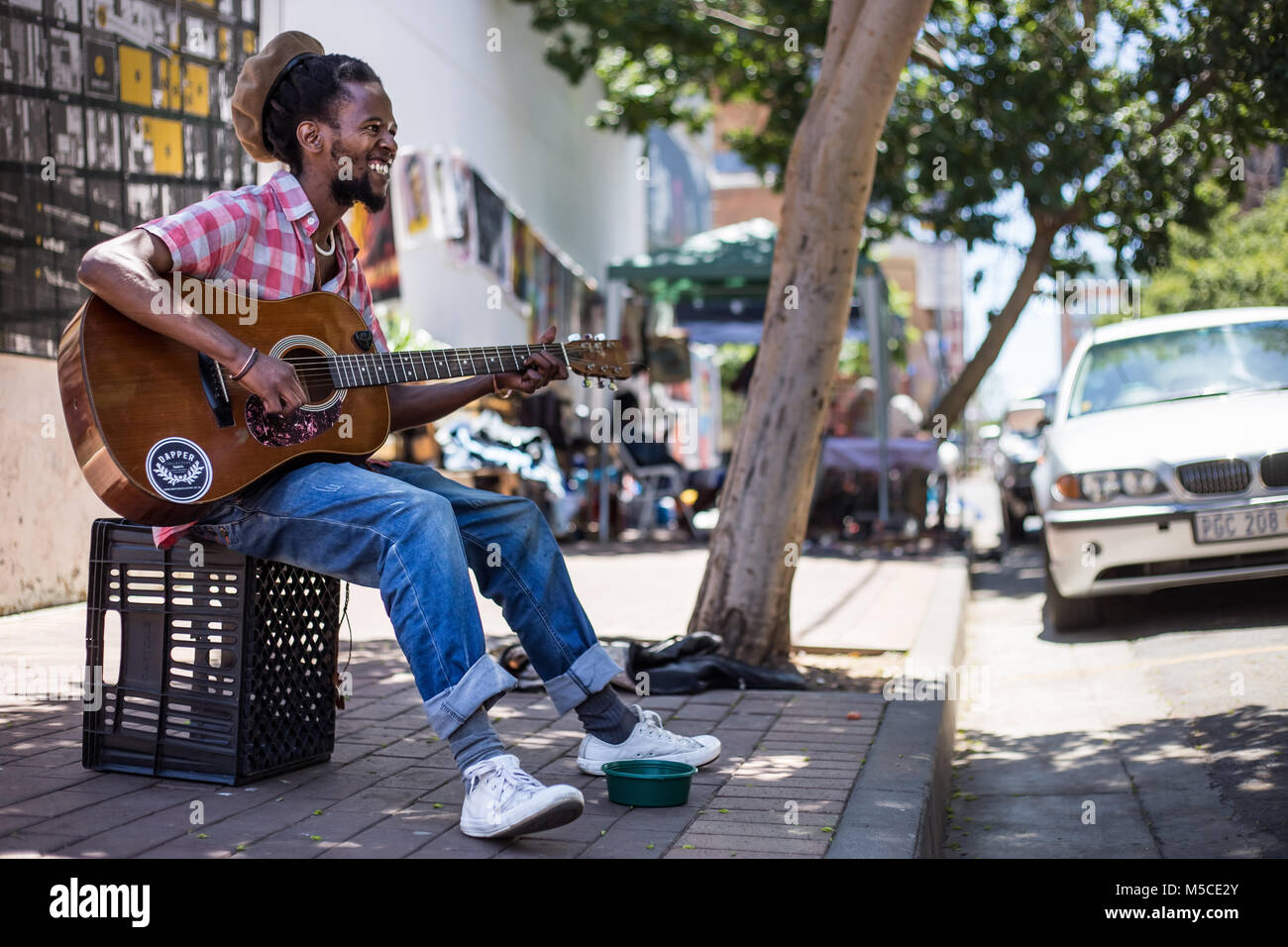 Street Young People Singing Stock Photos & Street Young People Singing ...