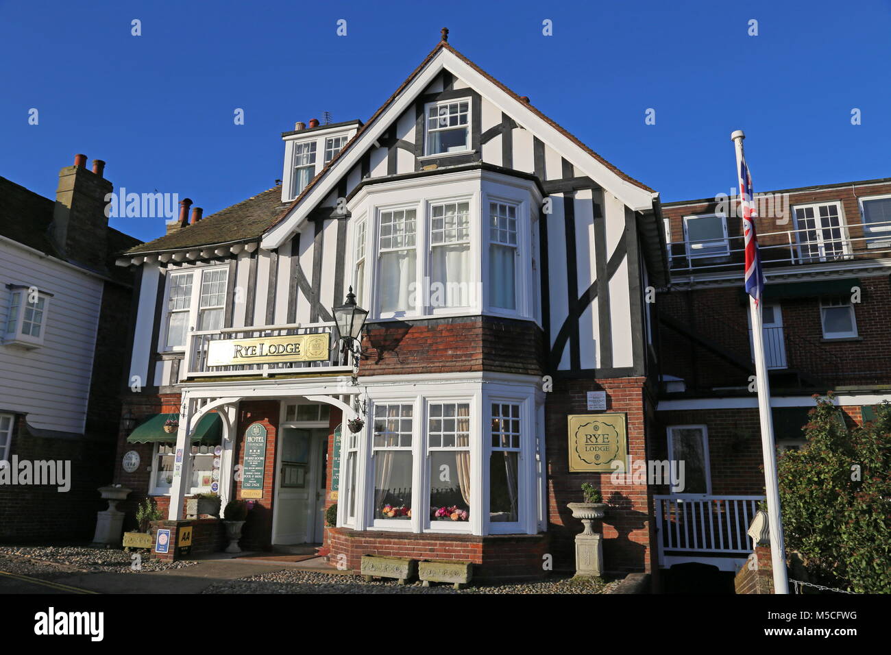 Cinque ports flag hi-res stock photography and images - Alamy