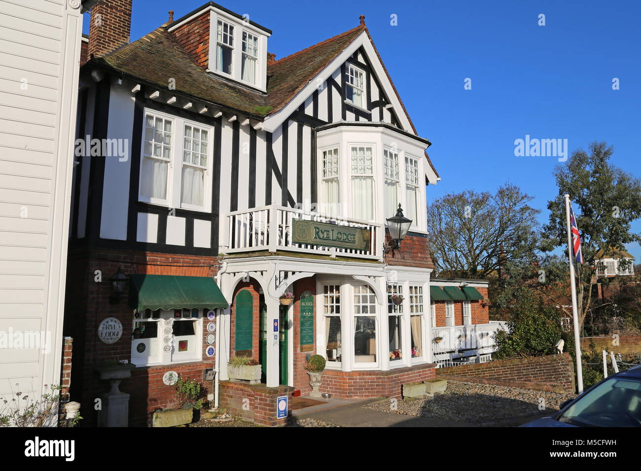 Cinque ports flag hi-res stock photography and images - Alamy