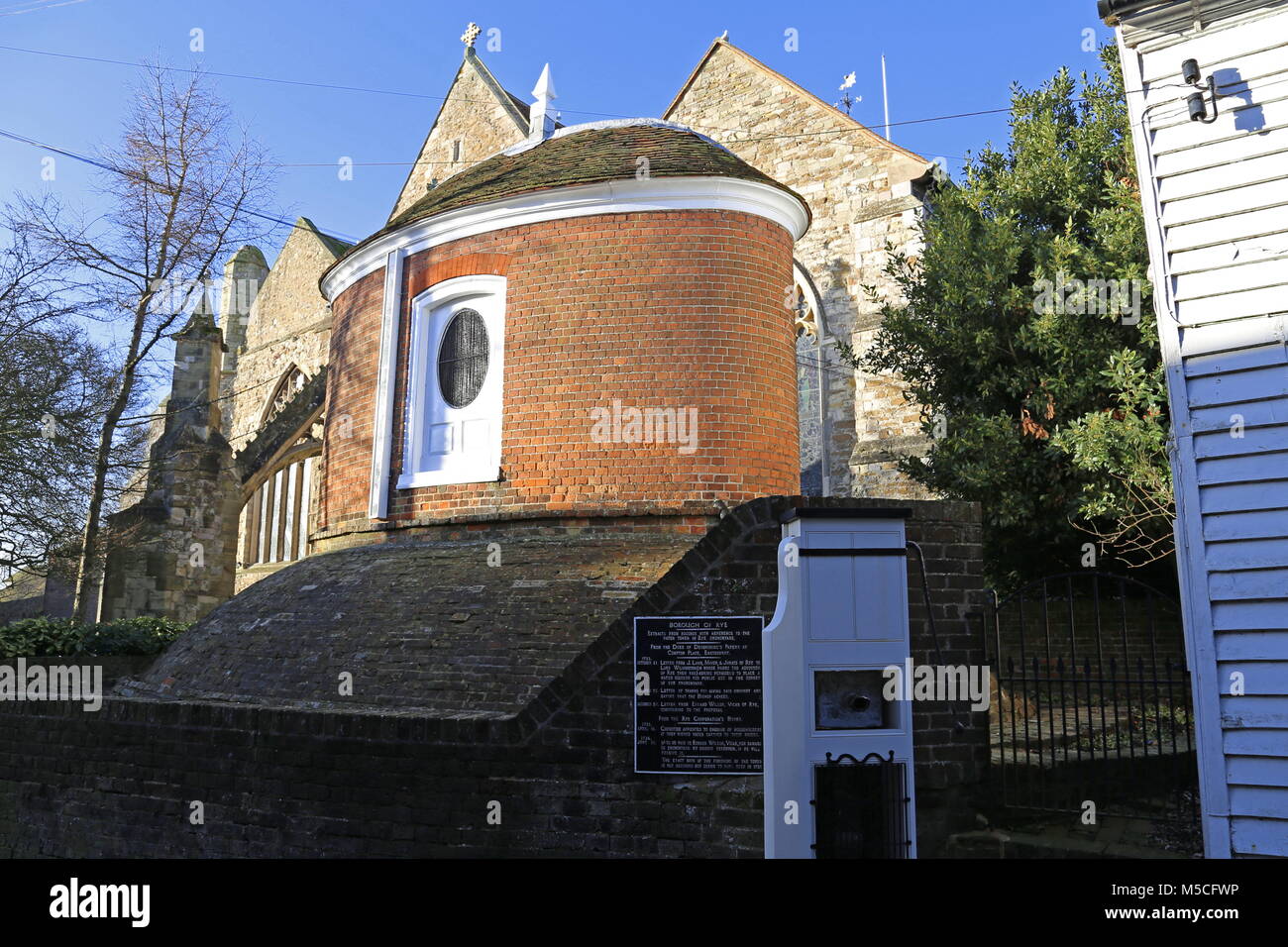 Town waterhouse, built 1735, Pump Street, Rye, East Sussex, England ...