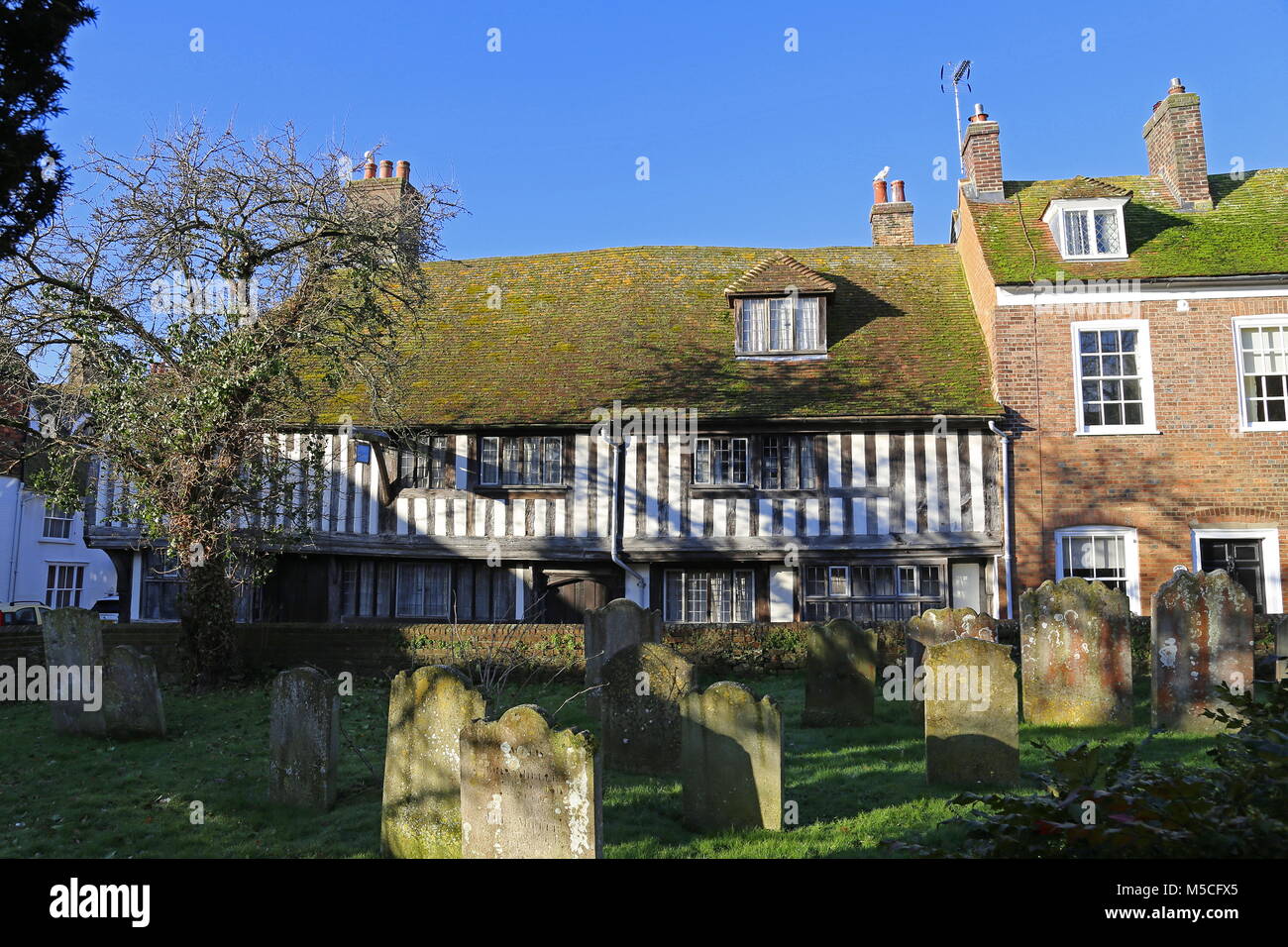 Church square rye houses hi-res stock photography and images - Alamy