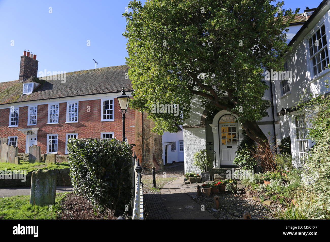 Church square rye houses hi-res stock photography and images - Alamy