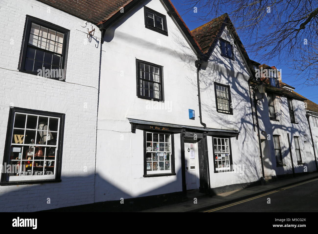 The british royal mint building hi-res stock photography and images - Alamy