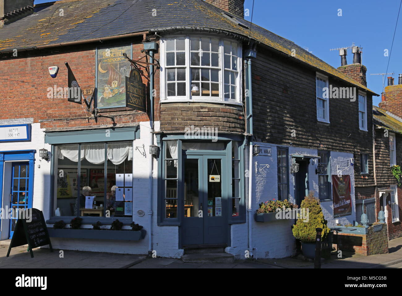 The runcible spoon cafe and restaurant hi-res stock photography and ...