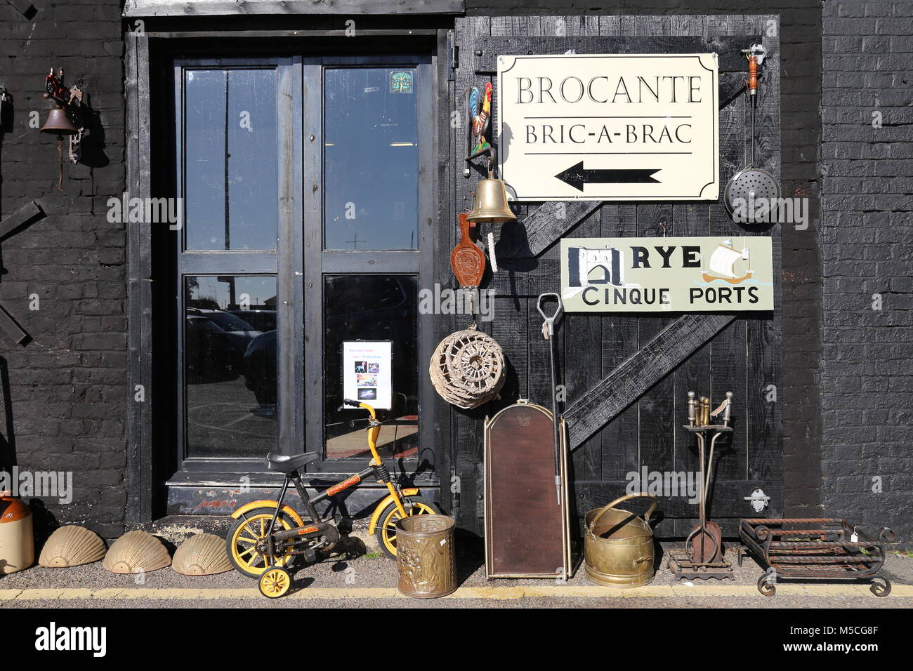 Antique shop rye hi-res stock photography and images - Alamy