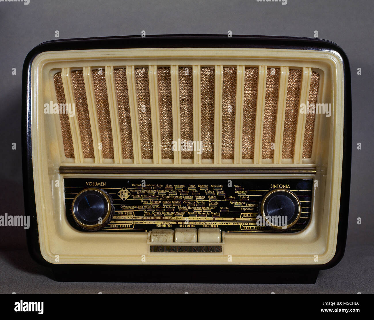 1950s radio hi-res stock photography and images - Alamy