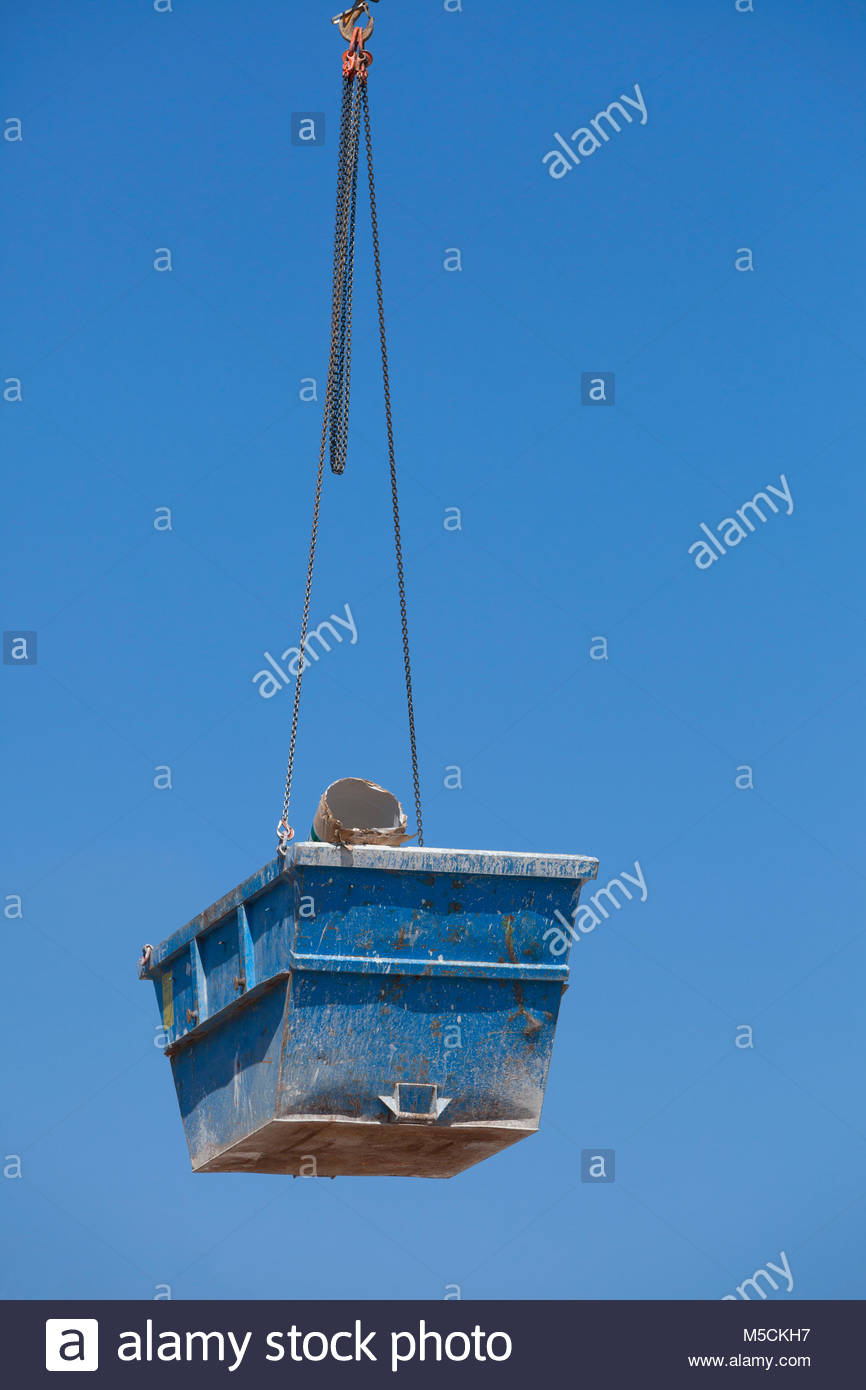 Rubbish Skip Stock Photos & Rubbish Skip Stock Images - Alamy