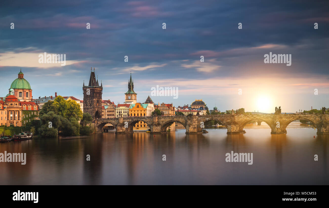 Charles Bridge in the Old Town of Prague, Czech Republic Stock Photo - Alamy