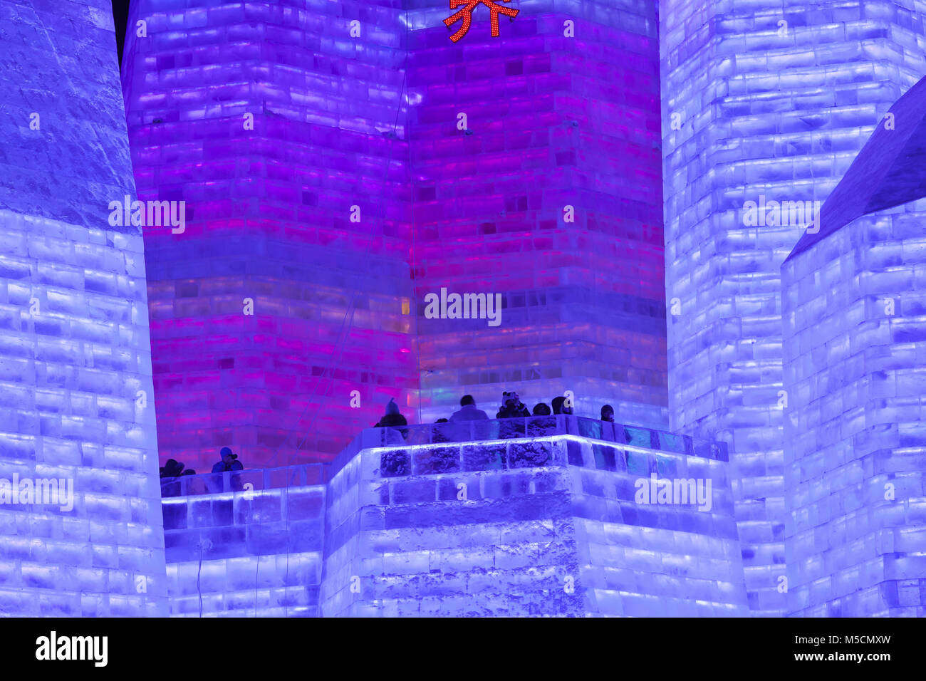 Night scenes from the Harbin Ice Festival, Heilongjiang, China ...