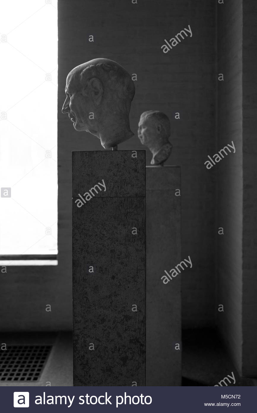 Plinth White Stock Photos & Plinth White Stock Images - Alamy