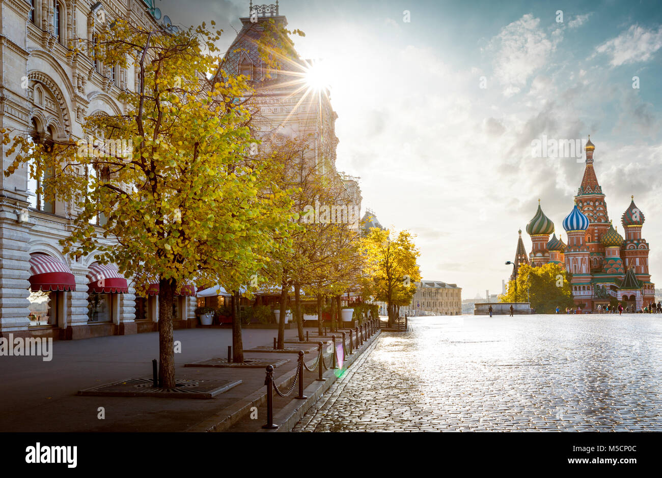 shopping mall and St. Basil's Cathedral on Red Square in Moscow, Russia ...
