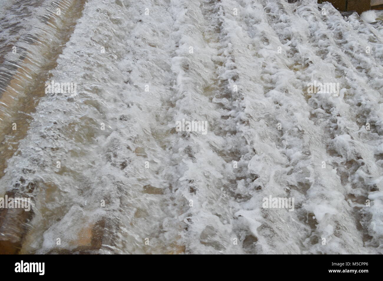 Steps in water overflow hi-res stock photography and images - Alamy