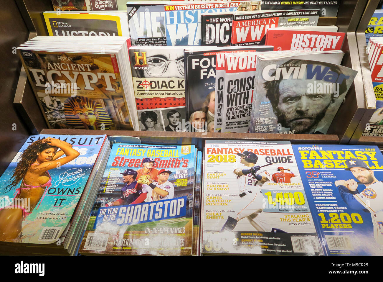 Magazine Stand Featuring Magazine Cover (Covers), USA Stock Photo - Alamy