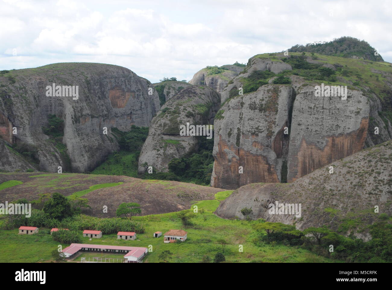 The Pungo Andongo Black Rocks are located in the municipality of Kacuso ...